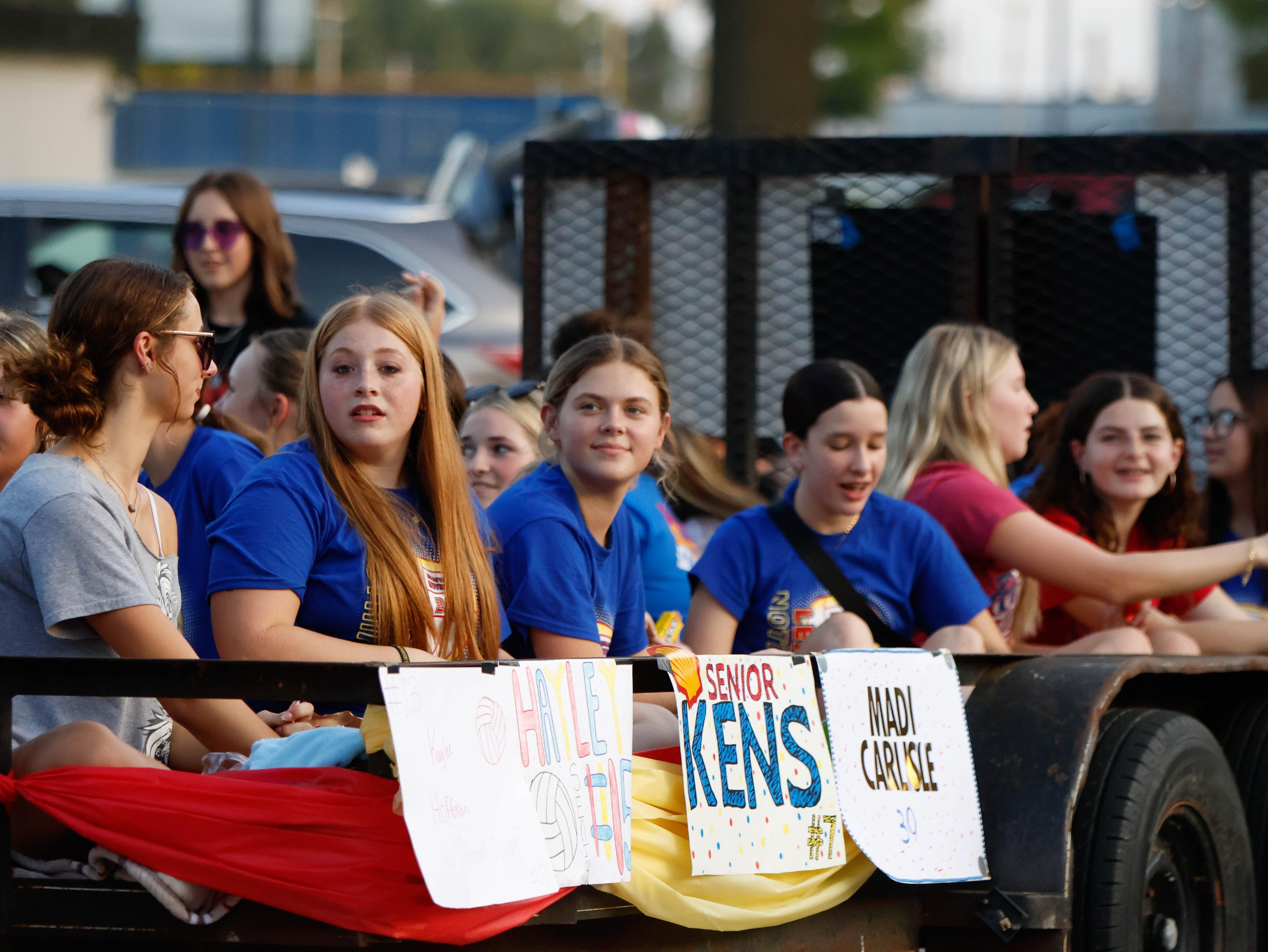 Community Gathers to Celebrate Roxana High Homecoming Traditions ...