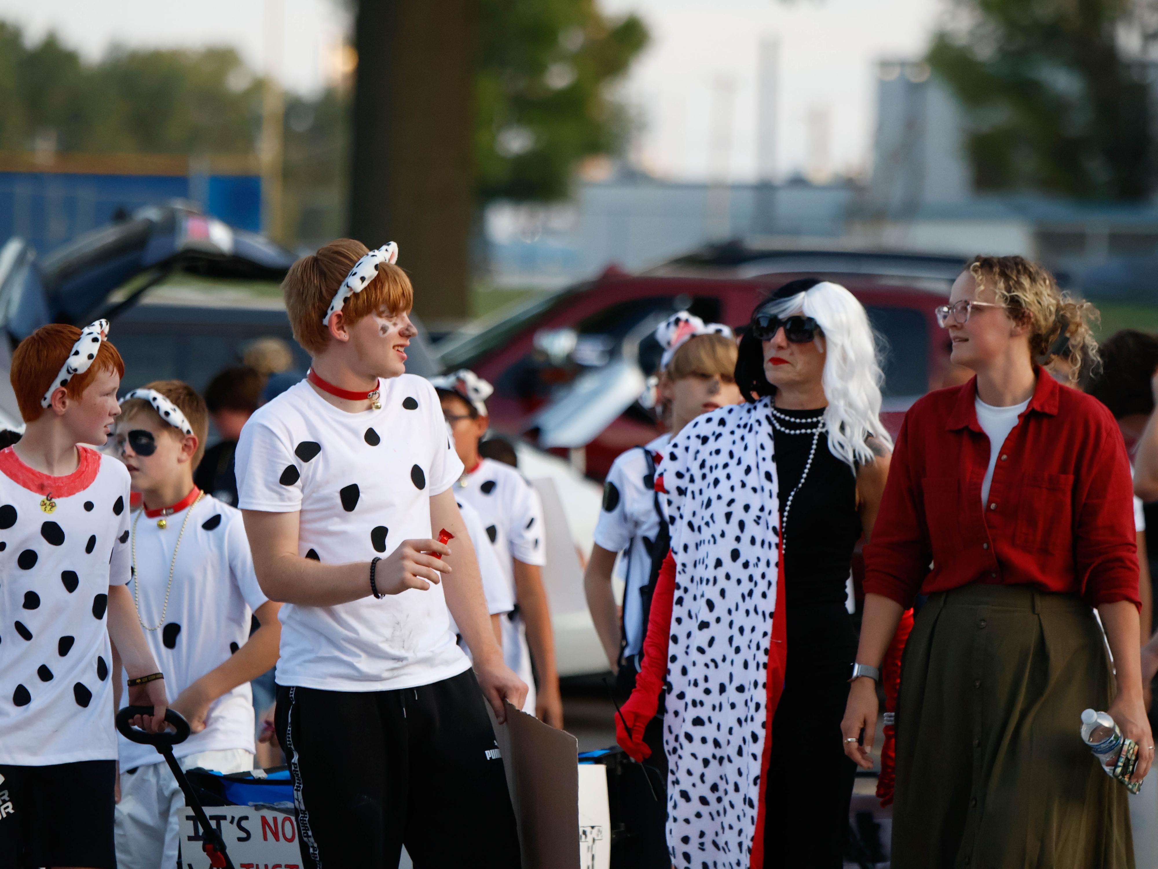 Community Gathers to Celebrate Roxana High Homecoming Traditions ...