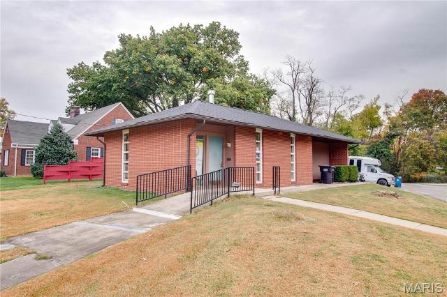 2201 State Street, Alton | IL 62002 - MLS # 25044903 | RiverBender.com