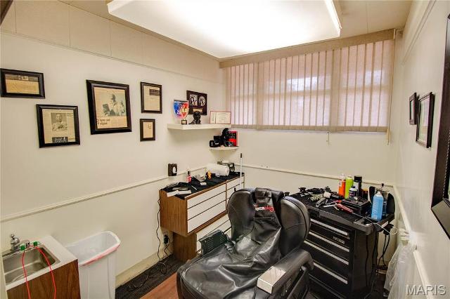 2201 State Street, Alton | IL 62002 - MLS # 25044903 | RiverBender.com